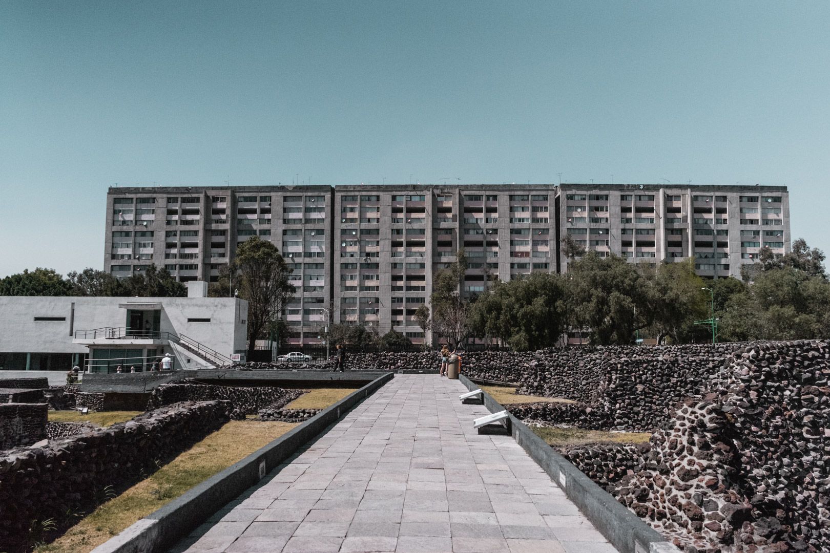 The Tragedies Of Mexico City’s Tlatelolco Housing Complex | Traveling Circus of Urbanism